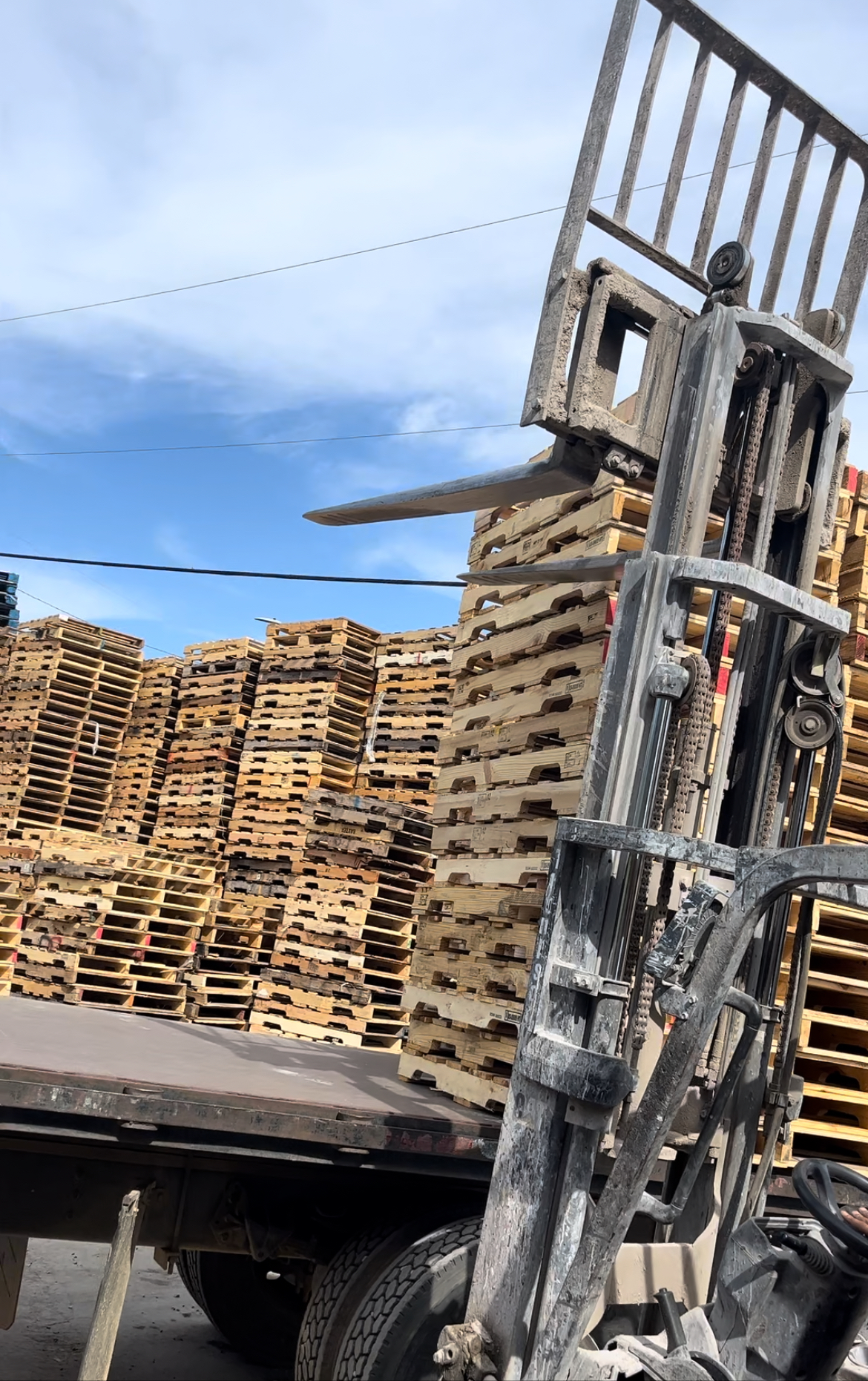 A Revolutionary Marketplace to Buy or Sell Pallets Online | PalletTrader.